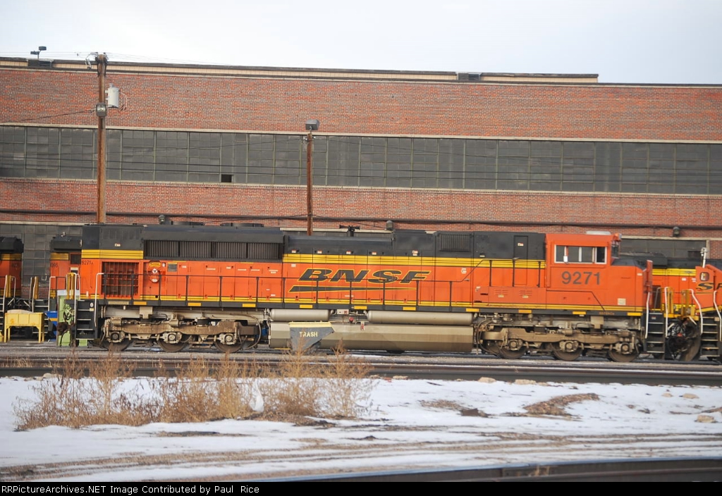 BNSF 9271